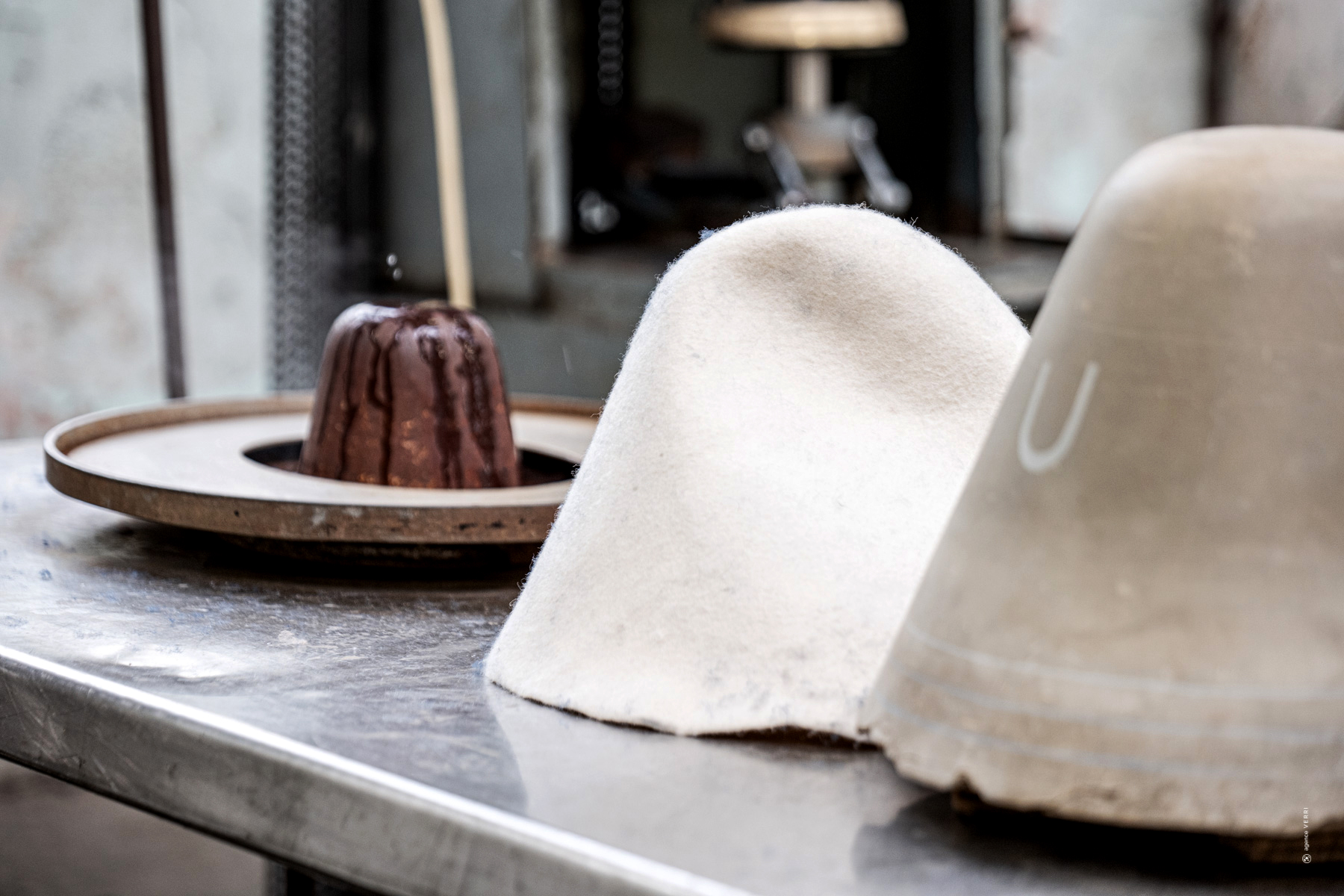 Fabriquer un chapeau en feutre de laine – Chapellerie MontCapel